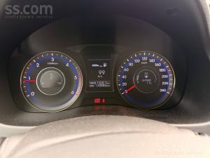 Grey Hyundai i40 2013 in Ventspils, with an engine capacity of 1.70 L and mileage of 144 thousand km for 7950 €, photo 3 on AUTOMOTO.COM.LV