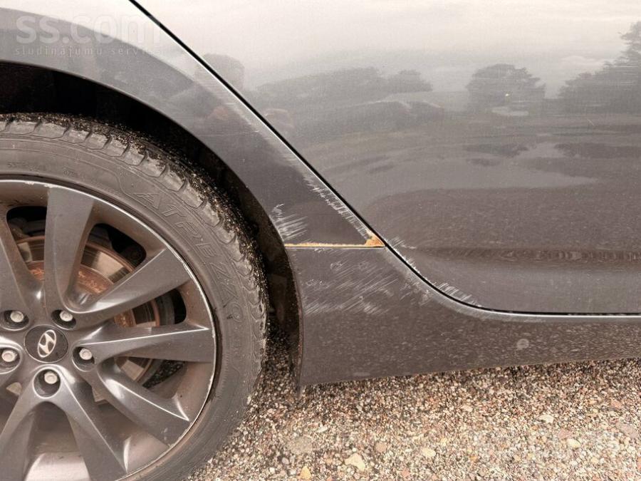 Grey Hyundai i40 2013 in Ventspils, with an engine capacity of 1.70 L and mileage of 144 thousand km for 7950 €, photo 9 on AUTOMOTO.COM.LV