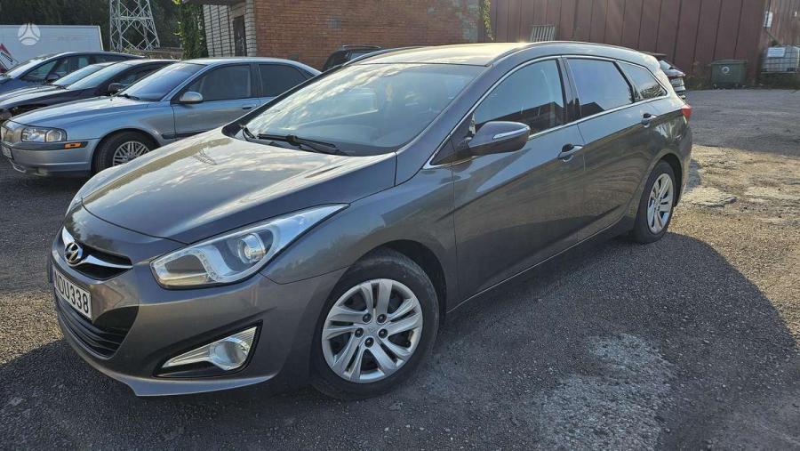 Grey Hyundai i40 2013 in Kaunas, with an engine capacity of 1.59 L and mileage of 264 thousand km for 1999 €, photo 4 on AUTOMOTO.COM.LV