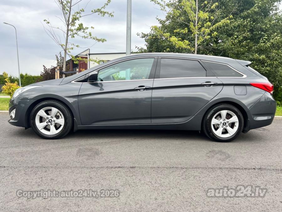 Grey Hyundai i40 2013 in Tallinn, with an engine capacity of 1.60 L and mileage of 119 thousand km for 7749 €, photo 1 on AUTOMOTO.COM.LV
