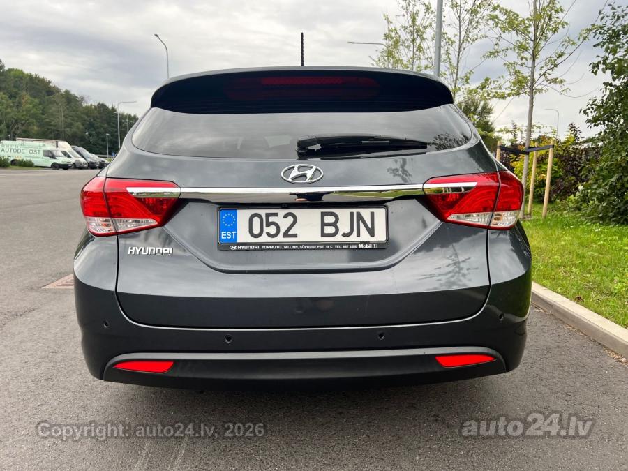 Grey Hyundai i40 2013 in Tallinn, with an engine capacity of 1.60 L and mileage of 119 thousand km for 7749 €, photo 10 on AUTOMOTO.COM.LV