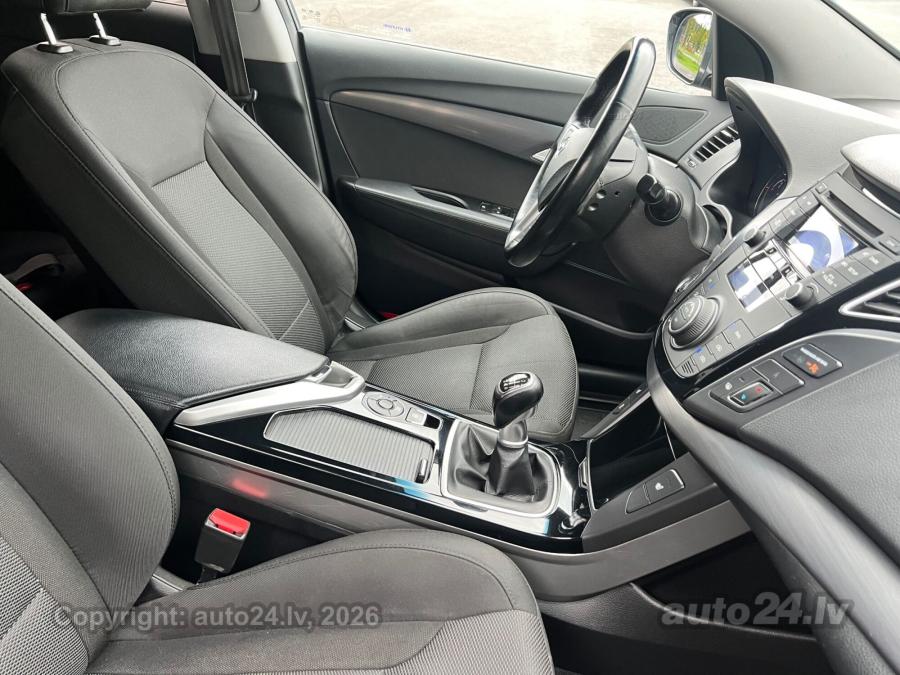 Grey Hyundai i40 2013 in Tallinn, with an engine capacity of 1.60 L and mileage of 119 thousand km for 7749 €, photo 14 on AUTOMOTO.COM.LV
