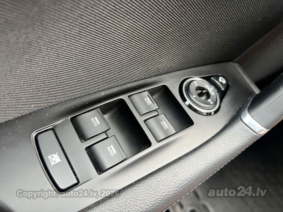 Grey Hyundai i40 2013 in Tallinn, with an engine capacity of 1.60 L and mileage of 119 thousand km for 7749 €, photo 17 on AUTOMOTO.COM.LV