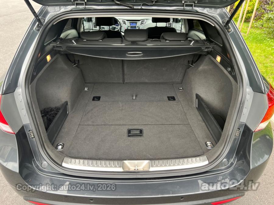 Grey Hyundai i40 2013 in Tallinn, with an engine capacity of 1.60 L and mileage of 119 thousand km for 7749 €, photo 18 on AUTOMOTO.COM.LV