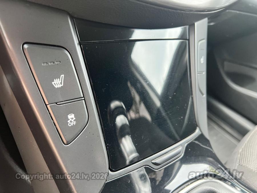 Grey Hyundai i40 2013 in Tallinn, with an engine capacity of 1.60 L and mileage of 119 thousand km for 7749 €, photo 19 on AUTOMOTO.COM.LV