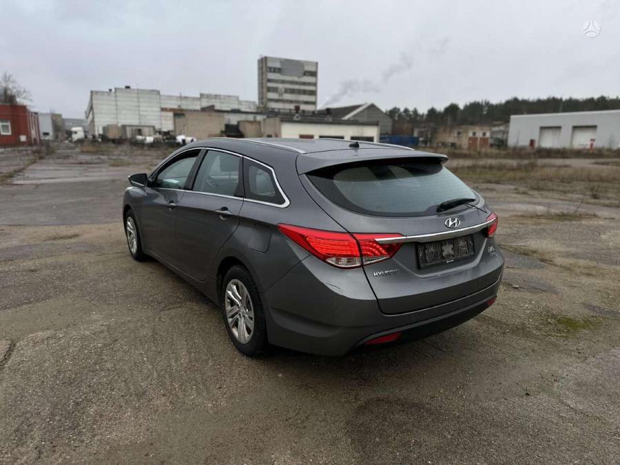 Grey Hyundai i40 2014 in Vilnius, with an engine capacity of 1.69 L and mileage of 523 thousand km for 2800 €, photo 5 on AUTOMOTO.COM.LV