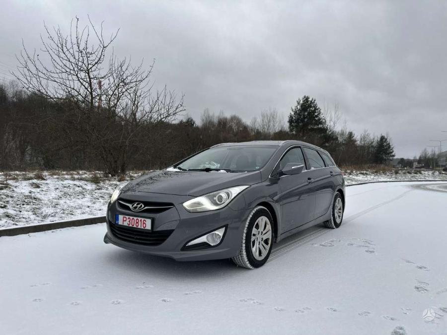 Pelēks Hyundai i40 2014 Viļņa, ar dzinēja tilpumu 1.69 L un nobraukumu 523 tūkst. km par 2850 €, foto 1 vietnē AUTOMOTO.COM.LV