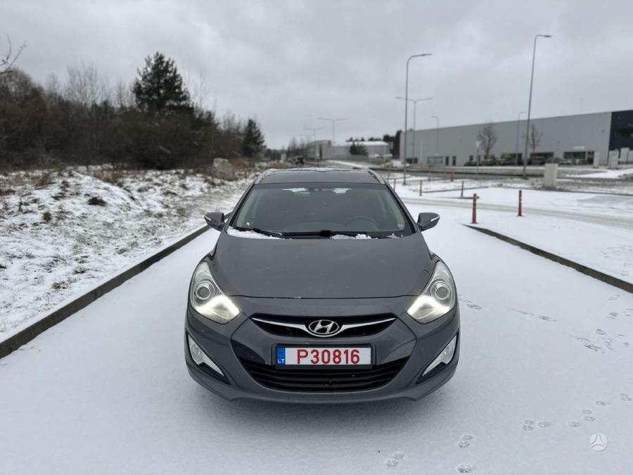 Pelēks Hyundai i40 2014 Viļņa, ar dzinēja tilpumu 1.69 L un nobraukumu 523 tūkst. km par 2850 €, foto 2 vietnē AUTOMOTO.COM.LV