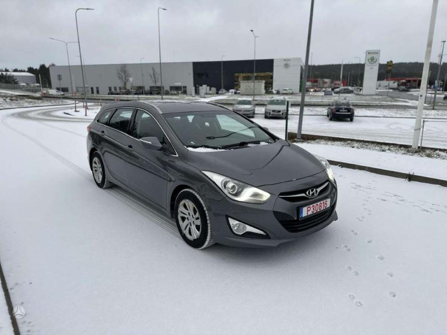 Pelēks Hyundai i40 2014 Viļņa, ar dzinēja tilpumu 1.69 L un nobraukumu 523 tūkst. km par 2850 €, foto 4 vietnē AUTOMOTO.COM.LV