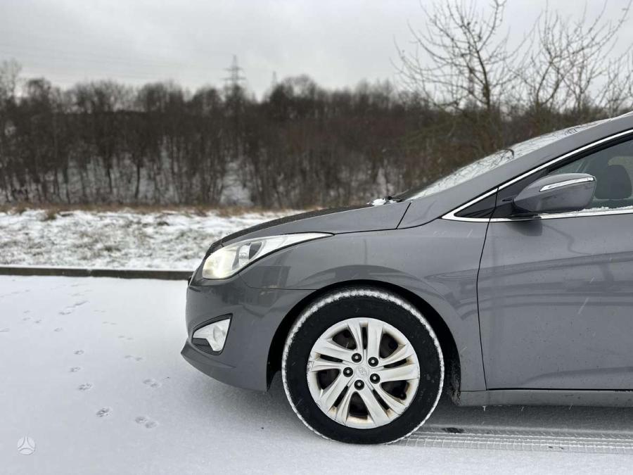Pelēks Hyundai i40 2014 Viļņa, ar dzinēja tilpumu 1.69 L un nobraukumu 523 tūkst. km par 2850 €, foto 5 vietnē AUTOMOTO.COM.LV