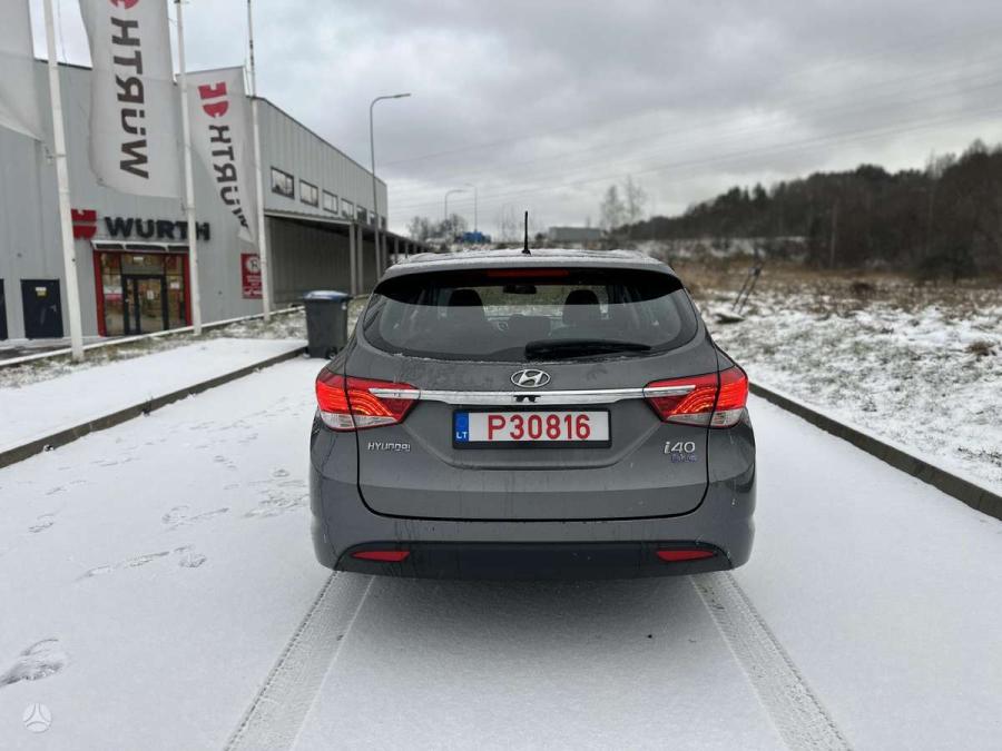 Pelēks Hyundai i40 2014 Viļņa, ar dzinēja tilpumu 1.69 L un nobraukumu 523 tūkst. km par 2850 €, foto 9 vietnē AUTOMOTO.COM.LV