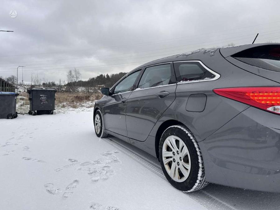 Pelēks Hyundai i40 2014 Viļņa, ar dzinēja tilpumu 1.69 L un nobraukumu 523 tūkst. km par 2850 €, foto 11 vietnē AUTOMOTO.COM.LV