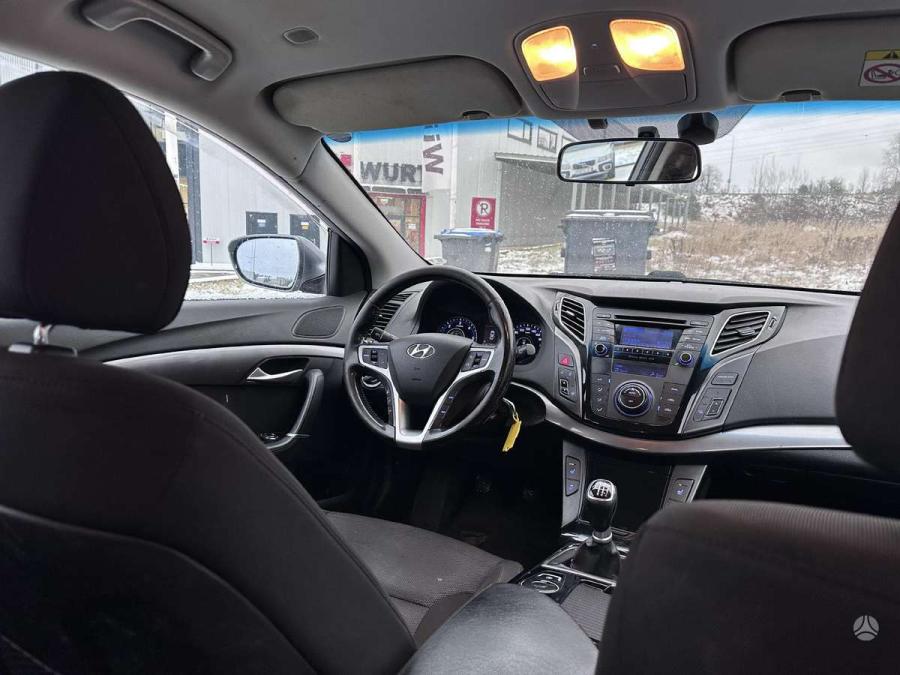 Pelēks Hyundai i40 2014 Viļņa, ar dzinēja tilpumu 1.69 L un nobraukumu 523 tūkst. km par 2850 €, foto 12 vietnē AUTOMOTO.COM.LV