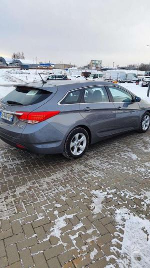 Grey Hyundai i40 2014 in Taurage, with an engine capacity of 1.69 L and mileage of 232 thousand km for 5200 €, photo 6 on AUTOMOTO.COM.LV