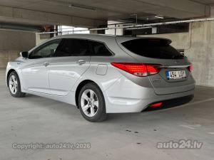 Pelēks Hyundai i40 2014 Tallina, ar dzinēja tilpumu 1.70 L un nobraukumu 94 tūkst. km par 8990 €, foto 3 vietnē AUTOMOTO.COM.LV