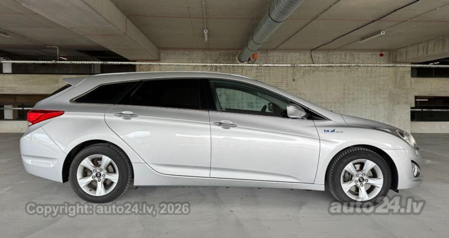 Pelēks Hyundai i40 2014 Tallina, ar dzinēja tilpumu 1.70 L un nobraukumu 94 tūkst. km par 8990 €, foto 5 vietnē AUTOMOTO.COM.LV