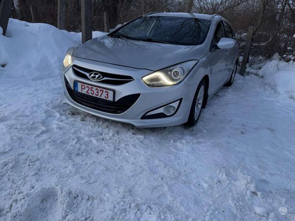 Pelēks Hyundai i40 2014 Šauļi, ar dzinēja tilpumu 1.69 L un nobraukumu 383 tūkst. km par 4250 €, foto 3 vietnē AUTOMOTO.COM.LV