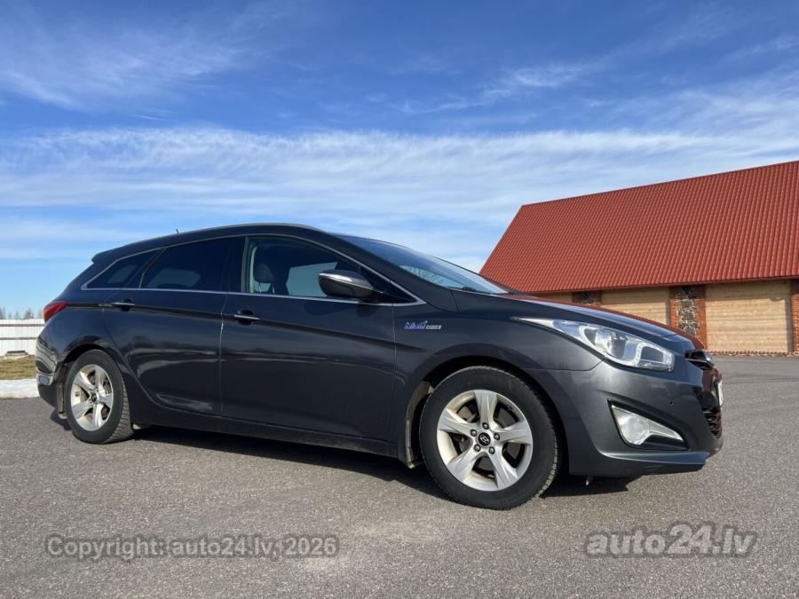 Grey Hyundai i40 2014 in Tartu, with an engine capacity of 1.60 L and mileage of 169 thousand km for 6500 €, photo 2 on AUTOMOTO.COM.LV