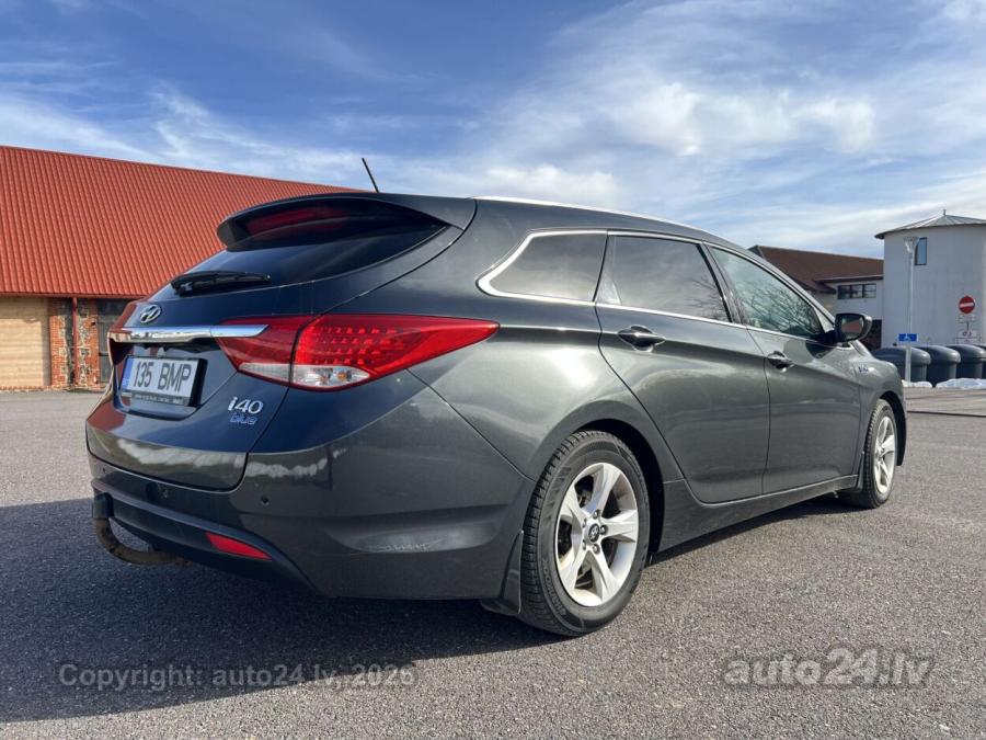 Grey Hyundai i40 2014 in Tartu, with an engine capacity of 1.60 L and mileage of 169 thousand km for 6500 €, photo 3 on AUTOMOTO.COM.LV