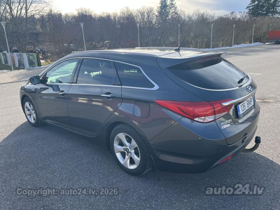 Grey Hyundai i40 2014 in Tartu, with an engine capacity of 1.60 L and mileage of 169 thousand km for 6500 €, photo 5 on AUTOMOTO.COM.LV