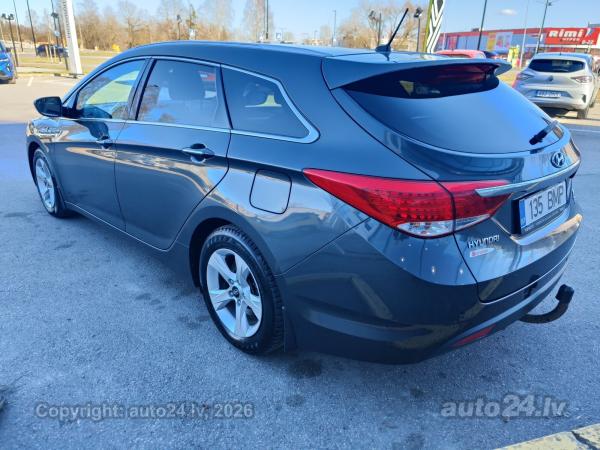 Grey Hyundai i40 2014 in Tartu, with an engine capacity of 1.60 L and mileage of 169 thousand km for 6990 €, photo 5 on AUTOMOTO.COM.LV