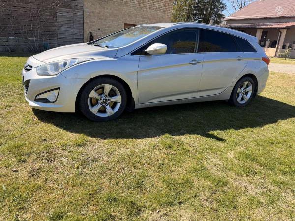 Pelēks Hyundai i40 2014 Joniškis, ar dzinēja tilpumu 1.69 L un nobraukumu 297 tūkst. km par 3650 €, foto 2 vietnē AUTOMOTO.COM.LV