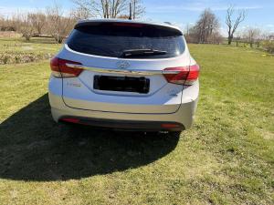 Grey Hyundai i40 2014 in Joniskis, with an engine capacity of 1.69 L and mileage of 297 thousand km for 3650 €, photo 5 on AUTOMOTO.COM.LV