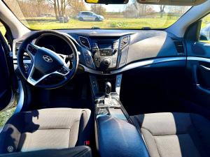 Grey Hyundai i40 2014 in Joniskis, with an engine capacity of 1.69 L and mileage of 297 thousand km for 3650 €, photo 9 on AUTOMOTO.COM.LV