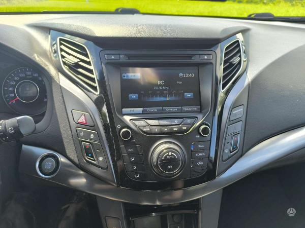 Grey Hyundai i40 2014 in Utena, with an engine capacity of 1.69 L and mileage of 394 thousand km for 4999 €, photo 6 on AUTOMOTO.COM.LV