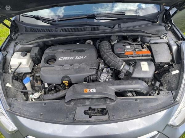 Grey Hyundai i40 2014 in Utena, with an engine capacity of 1.69 L and mileage of 394 thousand km for 4999 €, photo 8 on AUTOMOTO.COM.LV
