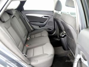 Grey Hyundai i40 2014 in Tallinn, with an engine capacity of 1.70 L and mileage of 322 thousand km for 2999 €, photo 8 on AUTOMOTO.COM.LV