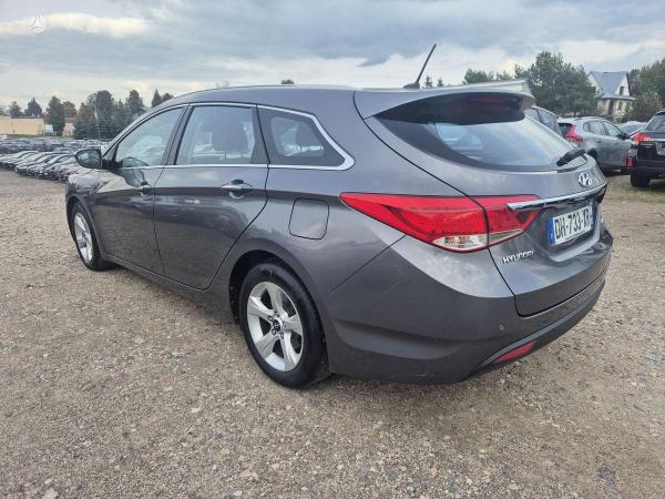 Hyundai i40 2014 Utena vietnē Pelēks Hyundai i40 2014 Utena, ar dzinēja tilpumu 1.69 L un nobraukumu 186 tūkst. km par 4700 €, foto 8 vietnē AUTOMOTO.COM.LV
