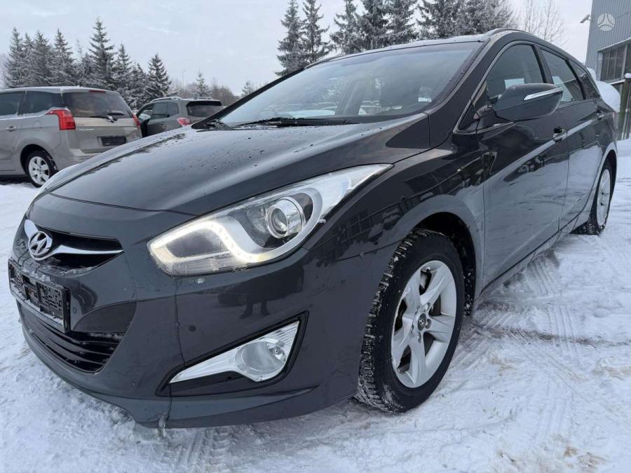 Pelēks Hyundai i40 2015 Utena, ar dzinēja tilpumu 1.60 L un nobraukumu 190 tūkst. km par 5550 €, foto 1 vietnē AUTOMOTO.COM.LV