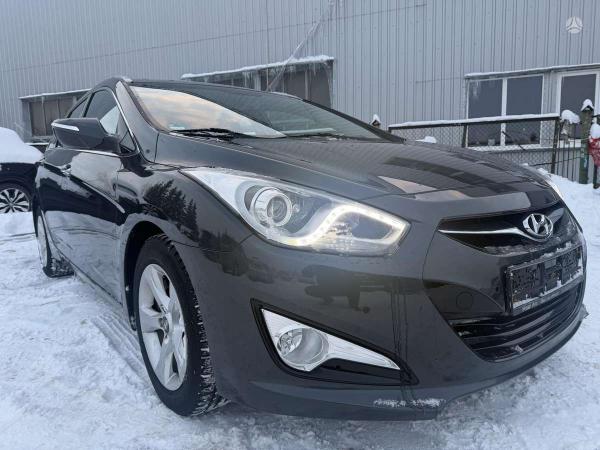 Pelēks Hyundai i40 2015 Utena, ar dzinēja tilpumu 1.60 L un nobraukumu 190 tūkst. km par 5550 €, foto 2 vietnē AUTOMOTO.COM.LV