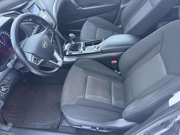 Pelēks Hyundai i40 2015 Utena, ar dzinēja tilpumu 1.60 L un nobraukumu 190 tūkst. km par 5550 €, foto 6 vietnē AUTOMOTO.COM.LV