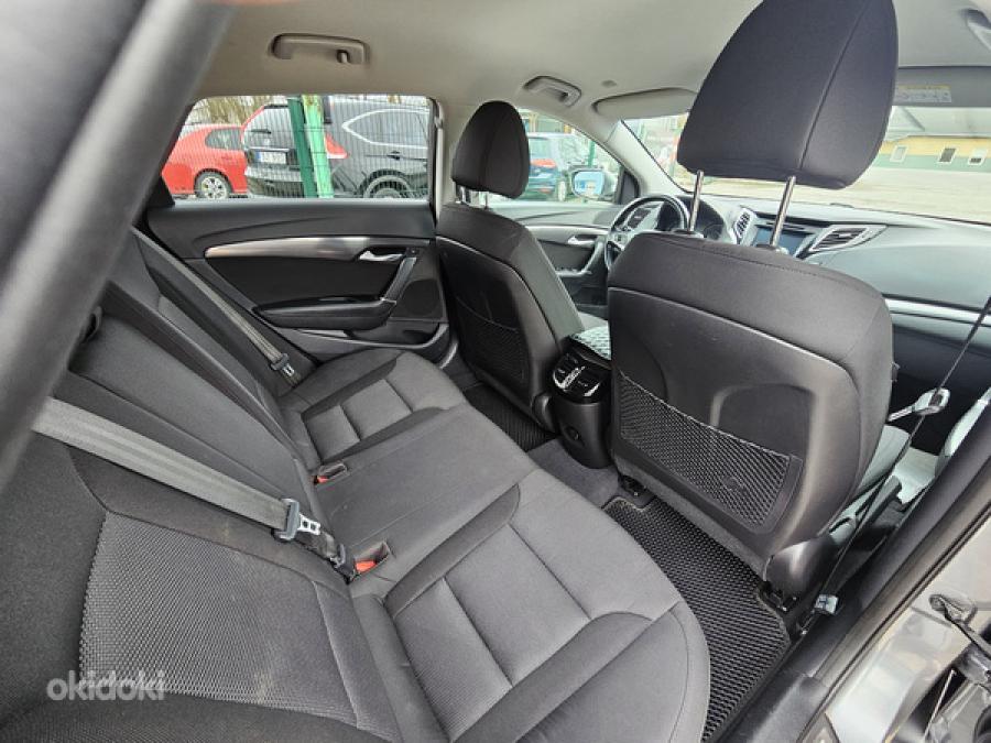 Pelēks Hyundai i40 2015 Kohtla-Jerve, ar dzinēja tilpumu 1.70 L un nobraukumu 197 tūkst. km par 8199 €, foto 10 vietnē AUTOMOTO.COM.LV