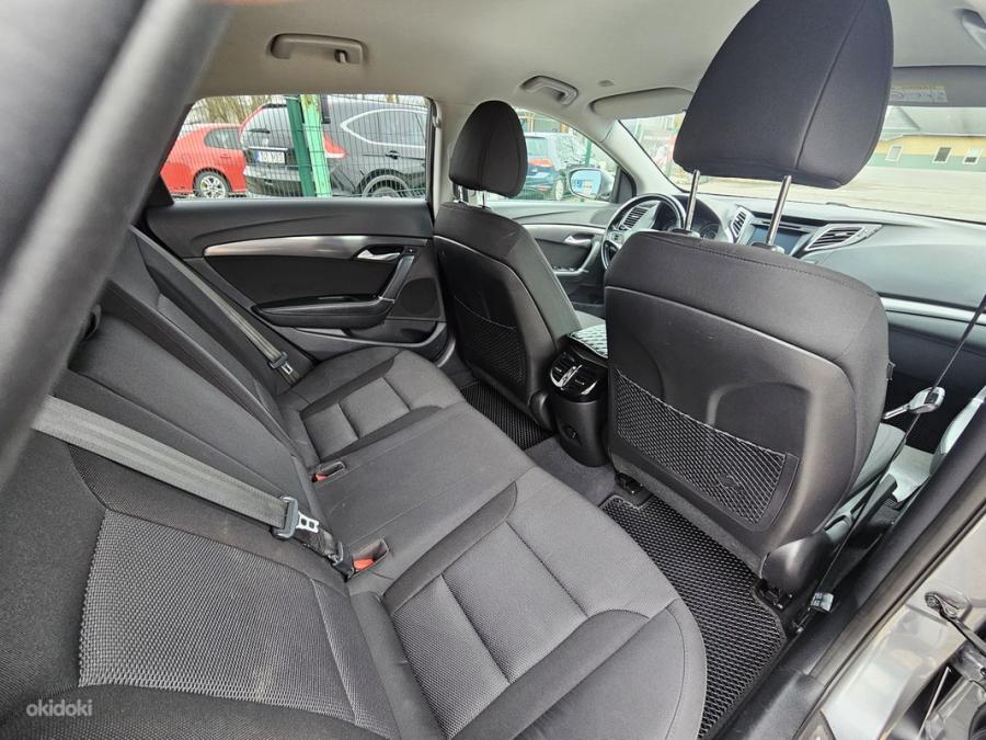 Pelēks Hyundai i40 2015 Kohtla-Jerve, ar dzinēja tilpumu 1.70 L un nobraukumu 197 tūkst. km par 8199 €, foto 23 vietnē AUTOMOTO.COM.LV