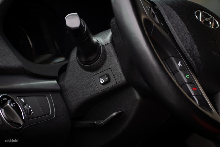 Pelēks Hyundai i40 2015 Kohtla-Jerve, ar dzinēja tilpumu 1.70 L un nobraukumu 197 tūkst. km par 8199 €, foto 25 vietnē AUTOMOTO.COM.LV