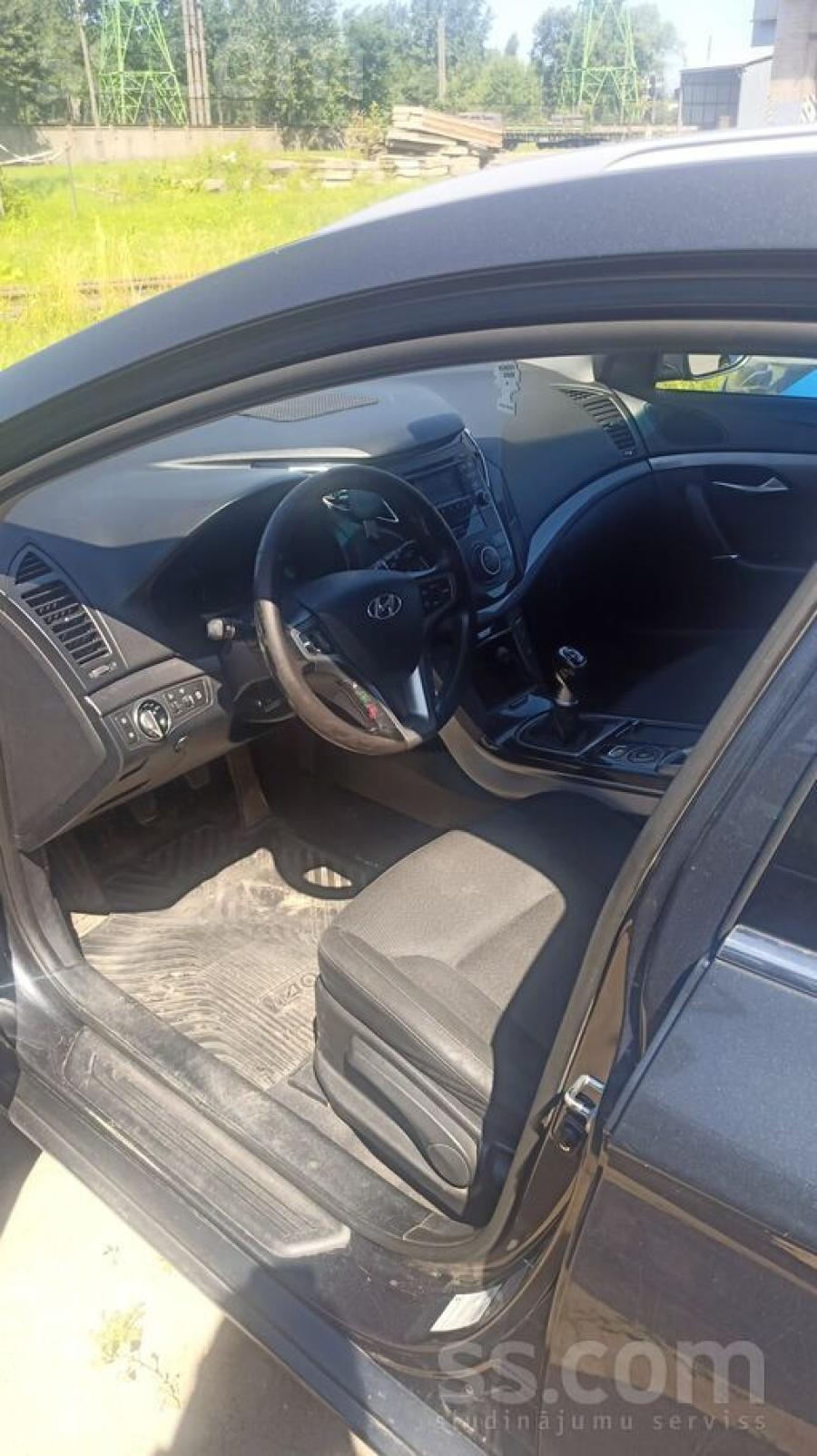 Pelēks Hyundai i40 2015 Rīga, ar dzinēja tilpumu 1.60 L un nobraukumu 280 tūkst. km par 2450 €, foto 6 vietnē AUTOMOTO.COM.LV