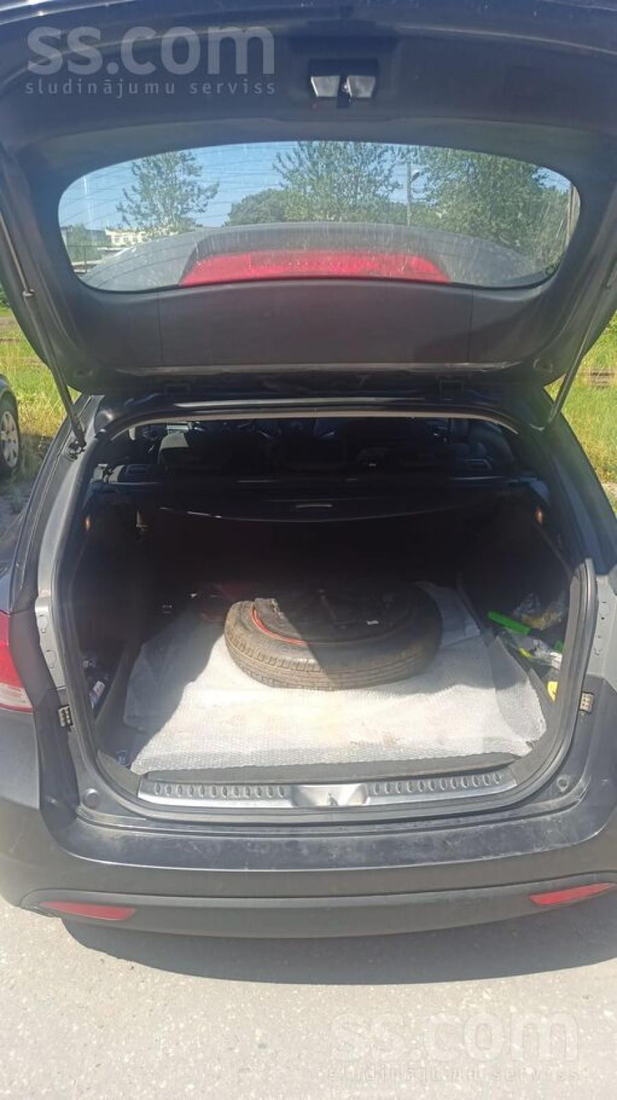 Pelēks Hyundai i40 2015 Rīga, ar dzinēja tilpumu 1.60 L un nobraukumu 280 tūkst. km par 2450 €, foto 8 vietnē AUTOMOTO.COM.LV