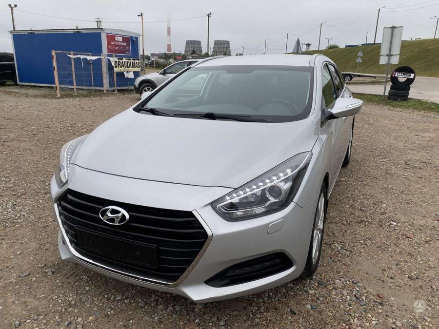 Grey Hyundai i40 2015 in Vilnius, with an engine capacity of 1.69 L and mileage of 498 thousand km for 4600 €, photo 1 on AUTOMOTO.COM.LV