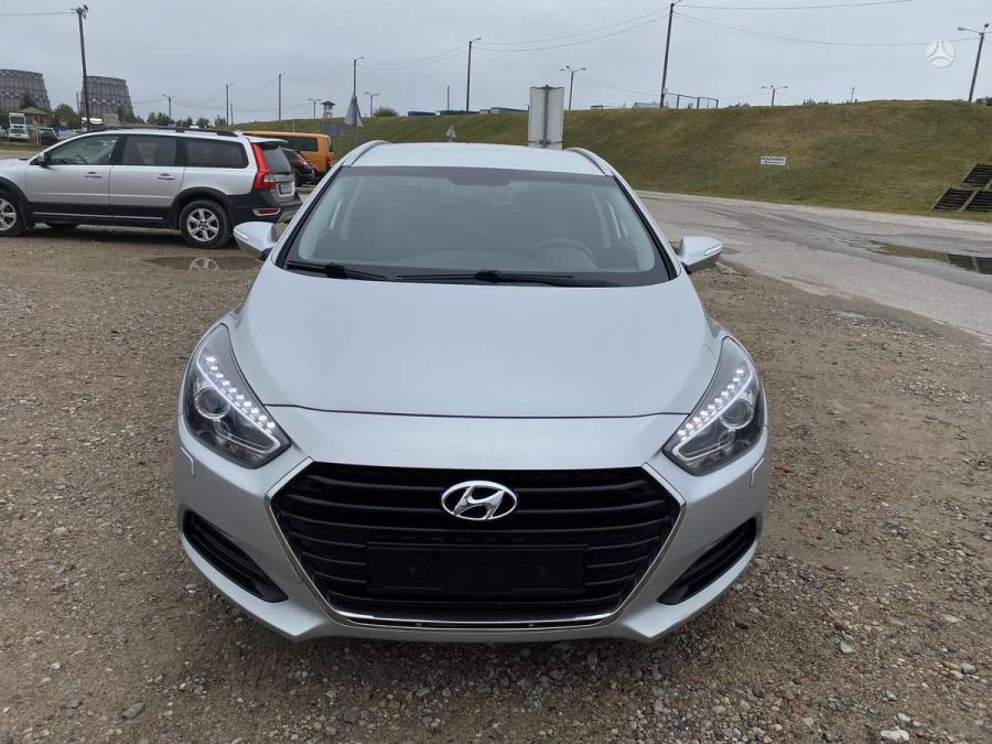 Grey Hyundai i40 2015 in Vilnius, with an engine capacity of 1.69 L and mileage of 498 thousand km for 4600 €, photo 15 on AUTOMOTO.COM.LV