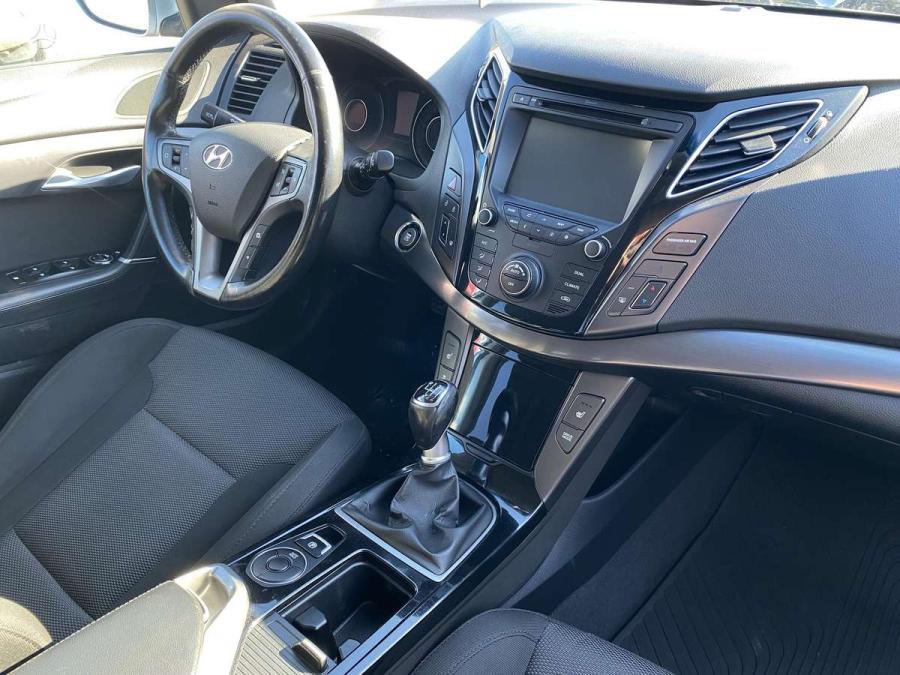 Grey Hyundai i40 2015 in Vilnius, with an engine capacity of 1.69 L and mileage of 498 thousand km for 4600 €, photo 16 on AUTOMOTO.COM.LV