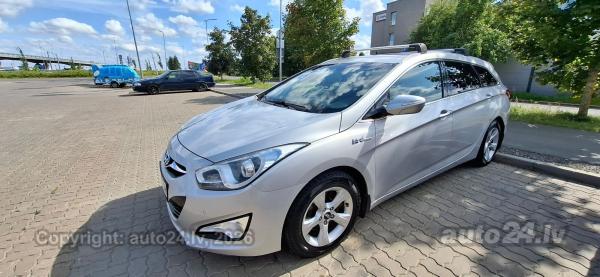 Grey Hyundai i40 2015 in Tartu, with an engine capacity of 1.70 L and mileage of 148 thousand km for 7550 €, photo 1 on AUTOMOTO.COM.LV