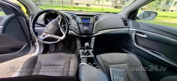 Grey Hyundai i40 2015 in Tartu, with an engine capacity of 1.70 L and mileage of 148 thousand km for 7550 €, photo 5 on AUTOMOTO.COM.LV