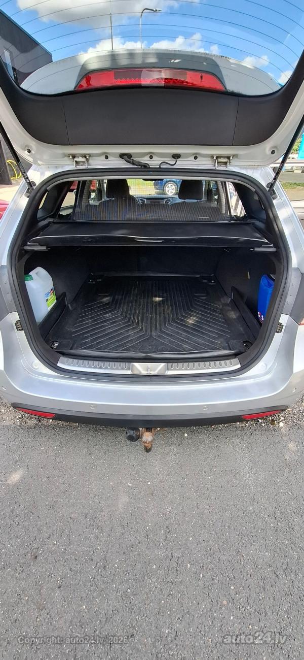 Grey Hyundai i40 2015 in Tartu, with an engine capacity of 1.70 L and mileage of 148 thousand km for 7550 €, photo 6 on AUTOMOTO.COM.LV