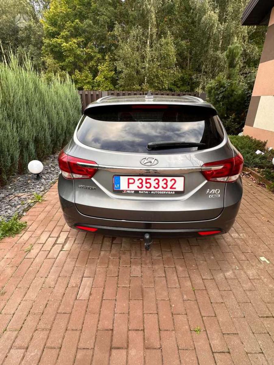 Grey Hyundai i40 2015 in Kaunas, with an engine capacity of 1.69 L and mileage of 266 thousand km for 6200 €, photo 11 on AUTOMOTO.COM.LV