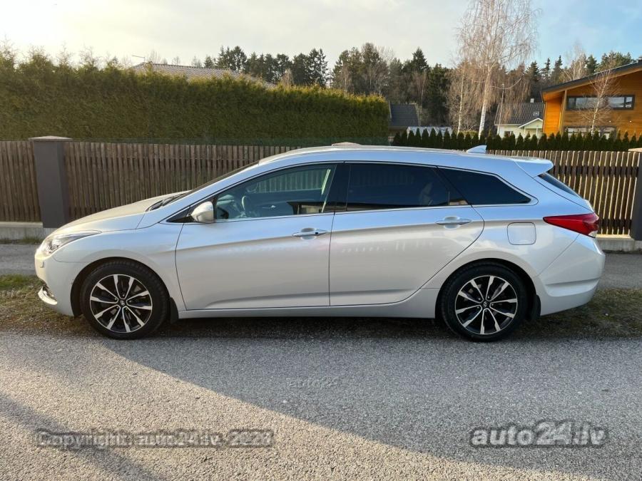 Grey Hyundai i40 2016 in Tallinn, with an engine capacity of 1.70 L and mileage of 97 thousand km for 10500 €, photo 1 on AUTOMOTO.COM.LV