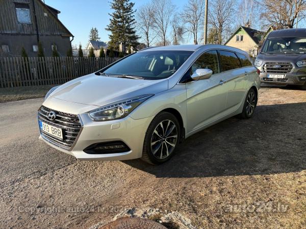 Grey Hyundai i40 2016 in Tallinn, with an engine capacity of 1.70 L and mileage of 97 thousand km for 10500 €, photo 5 on AUTOMOTO.COM.LV