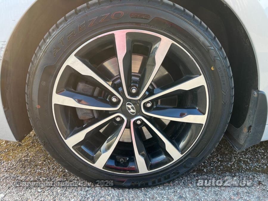 Grey Hyundai i40 2016 in Tallinn, with an engine capacity of 1.70 L and mileage of 97 thousand km for 10500 €, photo 17 on AUTOMOTO.COM.LV